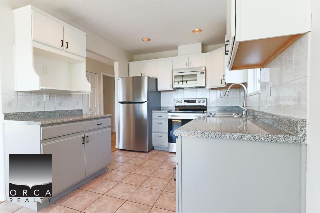 936 St. Andrews Ave, North Vancouver - Orca Realty Inc.